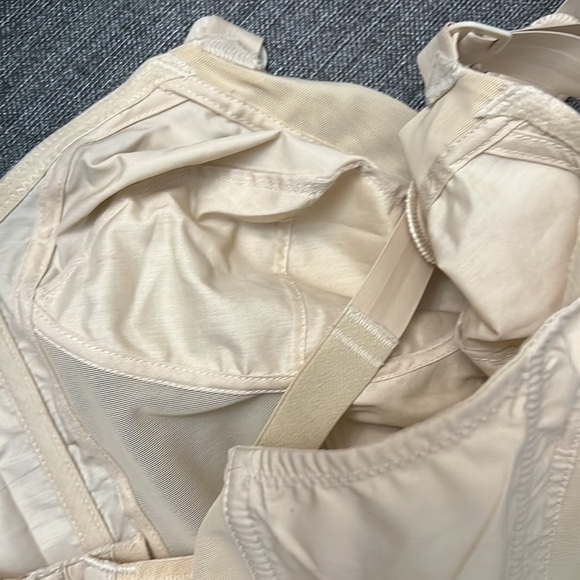 Exquisite | Intimates & Sleepwear | New Exquisite Form 44b Womens ...